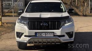 White Toyota Land Cruiser 2022 in Riga, with an engine capacity of 2.80 L and mileage of 79 thousand km for 49999 €, photo 11 on AUTOMOTO.COM.LV