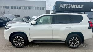 Balts Toyota Land Cruiser 2022 Tallina, ar dzinēja tilpumu 2.80 L un nobraukumu 45 tūkst. km par 59500 €, foto 7 vietnē AUTOMOTO.COM.LV