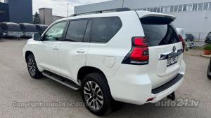 Balts Toyota Land Cruiser 2022 Tallina, ar dzinēja tilpumu 2.80 L un nobraukumu 45 tūkst. km par 59500 €, foto 8 vietnē AUTOMOTO.COM.LV