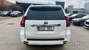 Balts Toyota Land Cruiser 2022 Tallina, ar dzinēja tilpumu 2.80 L un nobraukumu 45 tūkst. km par 59500 €, foto 9 vietnē AUTOMOTO.COM.LV