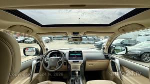 Balts Toyota Land Cruiser 2022 Tallina, ar dzinēja tilpumu 2.80 L un nobraukumu 45 tūkst. km par 59500 €, foto 11 vietnē AUTOMOTO.COM.LV