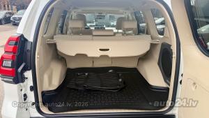 Balts Toyota Land Cruiser 2022 Tallina, ar dzinēja tilpumu 2.80 L un nobraukumu 45 tūkst. km par 59500 €, foto 31 vietnē AUTOMOTO.COM.LV