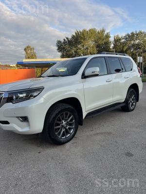 Balts Toyota Land Cruiser 2023 Rīga, ar dzinēja tilpumu 2.80 L un nobraukumu 31 tūkst. km par 58000 €, foto 4 vietnē AUTOMOTO.COM.LV