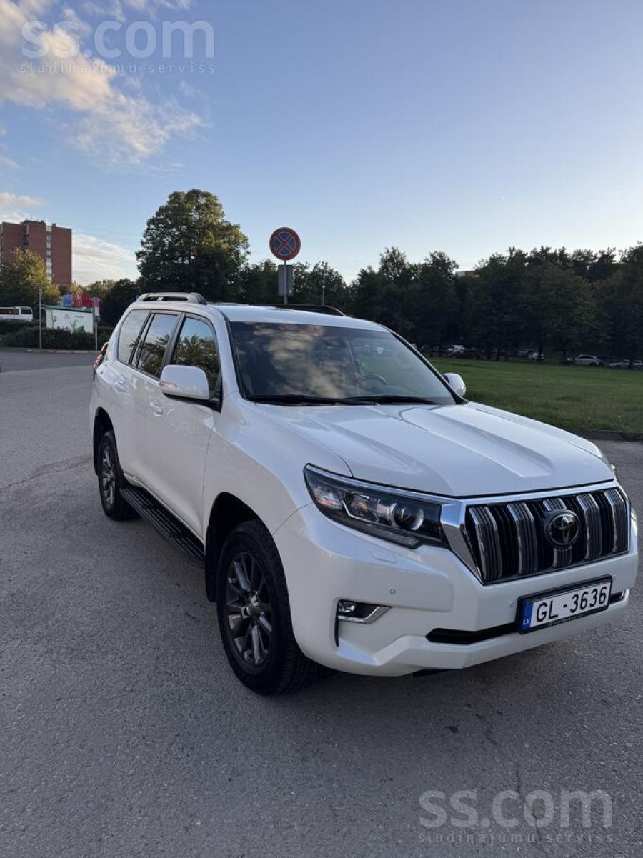 Balts Toyota Land Cruiser 2023 Rīga, ar dzinēja tilpumu 2.80 L un nobraukumu 31 tūkst. km par 58000 €, foto 7 vietnē AUTOMOTO.COM.LV