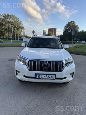 Balts Toyota Land Cruiser 2023 Rīga, ar dzinēja tilpumu 2.80 L un nobraukumu 31 tūkst. km par 58000 €, foto 17 vietnē AUTOMOTO.COM.LV