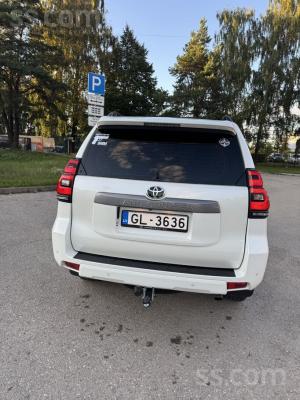 Balts Toyota Land Cruiser 2023 Rīga, ar dzinēja tilpumu 2.80 L un nobraukumu 31 tūkst. km par 58000 €, foto 21 vietnē AUTOMOTO.COM.LV