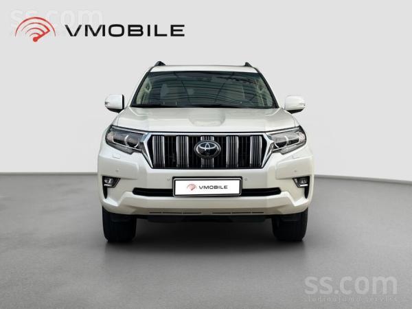 White Toyota Land Cruiser 2023 in Riga, with an engine capacity of 2.80 L and mileage of 33 thousand km for 56490 €, photo 4 on AUTOMOTO.COM.LV