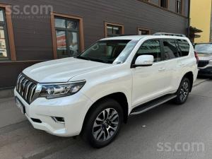 Balts Toyota Land Cruiser 2024 Rīga, ar dzinēja tilpumu 2.80 L un nobraukumu 73 tūkst. km par 56900 €, foto 4 vietnē AUTOMOTO.COM.LV