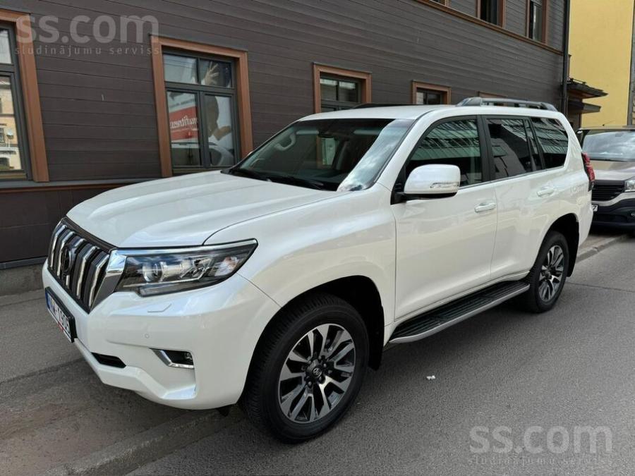 Balts Toyota Land Cruiser 2024 Rīga, ar dzinēja tilpumu 2.80 L un nobraukumu 73 tūkst. km par 56900 €, foto 4 vietnē AUTOMOTO.COM.LV
