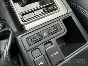 Balts Toyota Land Cruiser 2024 Rīga, ar dzinēja tilpumu 2.80 L un nobraukumu 73 tūkst. km par 56900 €, foto 10 vietnē AUTOMOTO.COM.LV