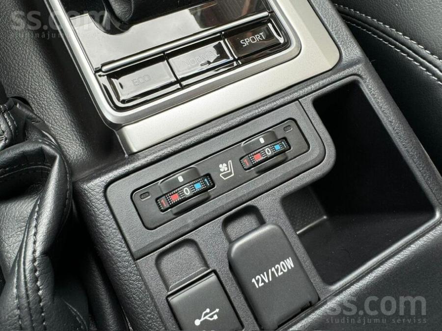 Balts Toyota Land Cruiser 2024 Rīga, ar dzinēja tilpumu 2.80 L un nobraukumu 73 tūkst. km par 56900 €, foto 10 vietnē AUTOMOTO.COM.LV