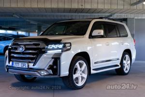White Toyota Land Cruiser 2012 in Tallinn, with an engine capacity of 4.50 L and mileage of 219 thousand km for 28900 €, photo  on AUTOMOTO.COM.LV