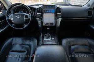 Balts Toyota Land Cruiser 2012 Tallina, ar dzinēja tilpumu 4.50 L un nobraukumu 219 tūkst. km par 28900 €, foto 8 vietnē AUTOMOTO.COM.LV