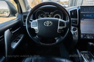 Balts Toyota Land Cruiser 2012 Tallina, ar dzinēja tilpumu 4.50 L un nobraukumu 219 tūkst. km par 28900 €, foto 9 vietnē AUTOMOTO.COM.LV