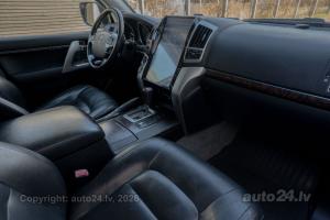 Balts Toyota Land Cruiser 2012 Tallina, ar dzinēja tilpumu 4.50 L un nobraukumu 219 tūkst. km par 28900 €, foto 10 vietnē AUTOMOTO.COM.LV