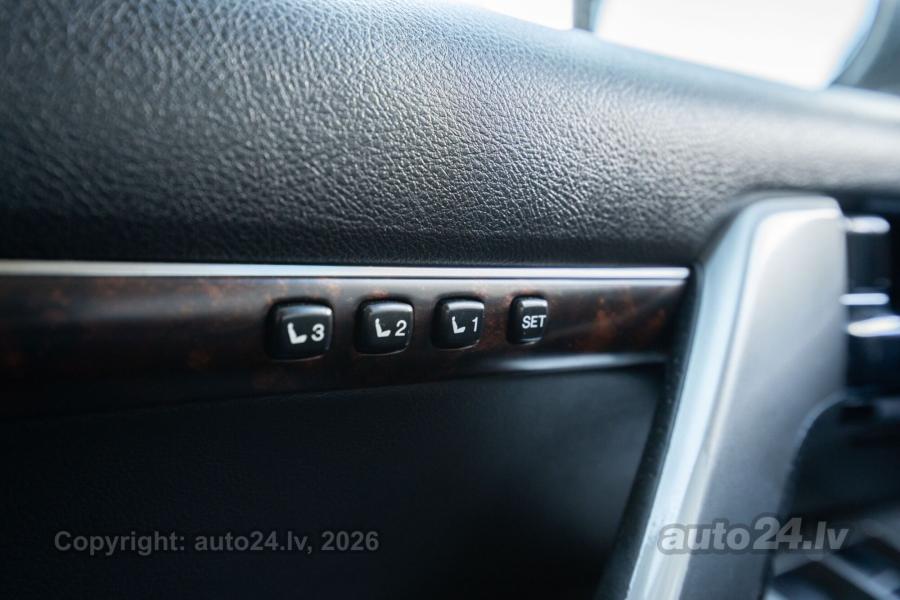 Balts Toyota Land Cruiser 2012 Tallina, ar dzinēja tilpumu 4.50 L un nobraukumu 219 tūkst. km par 28900 €, foto 13 vietnē AUTOMOTO.COM.LV