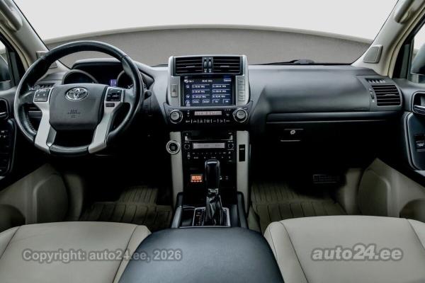 Balts Toyota Land Cruiser 2012 Pērnava, ar dzinēja tilpumu 3.00 L un nobraukumu 158 tūkst. km par 29400 €, foto 4 vietnē AUTOMOTO.COM.LV