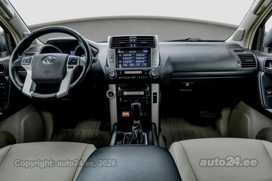 Balts Toyota Land Cruiser 2012 Pērnava, ar dzinēja tilpumu 3.00 L un nobraukumu 158 tūkst. km par 29400 €, foto 5 vietnē AUTOMOTO.COM.LV