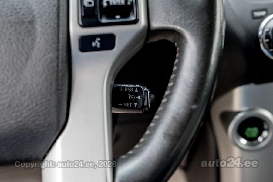 Balts Toyota Land Cruiser 2012 Pērnava, ar dzinēja tilpumu 3.00 L un nobraukumu 158 tūkst. km par 29400 €, foto 17 vietnē AUTOMOTO.COM.LV