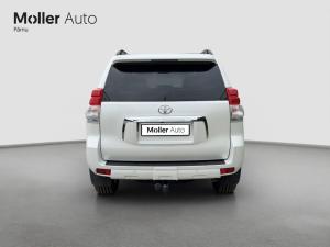 Balts Toyota Land Cruiser 2012 Pērnava, ar dzinēja tilpumu 3.00 L un nobraukumu 158 tūkst. km par 29400 €, foto 21 vietnē AUTOMOTO.COM.LV
