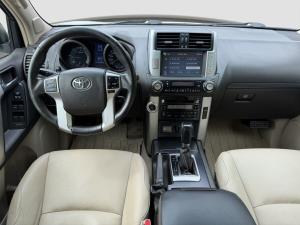 Balts Toyota Land Cruiser 2012 Pērnava, ar dzinēja tilpumu 3.00 L un nobraukumu 158 tūkst. km par 29400 €, foto 27 vietnē AUTOMOTO.COM.LV