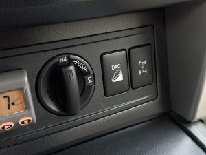 Balts Toyota Land Cruiser 2012 Pērnava, ar dzinēja tilpumu 3.00 L un nobraukumu 158 tūkst. km par 29400 €, foto 32 vietnē AUTOMOTO.COM.LV