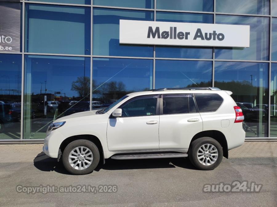 Balts Toyota Land Cruiser 2016 Tallina, ar dzinēja tilpumu 2.80 L un nobraukumu 286 tūkst. km par 29000 €, foto 3 vietnē AUTOMOTO.COM.LV