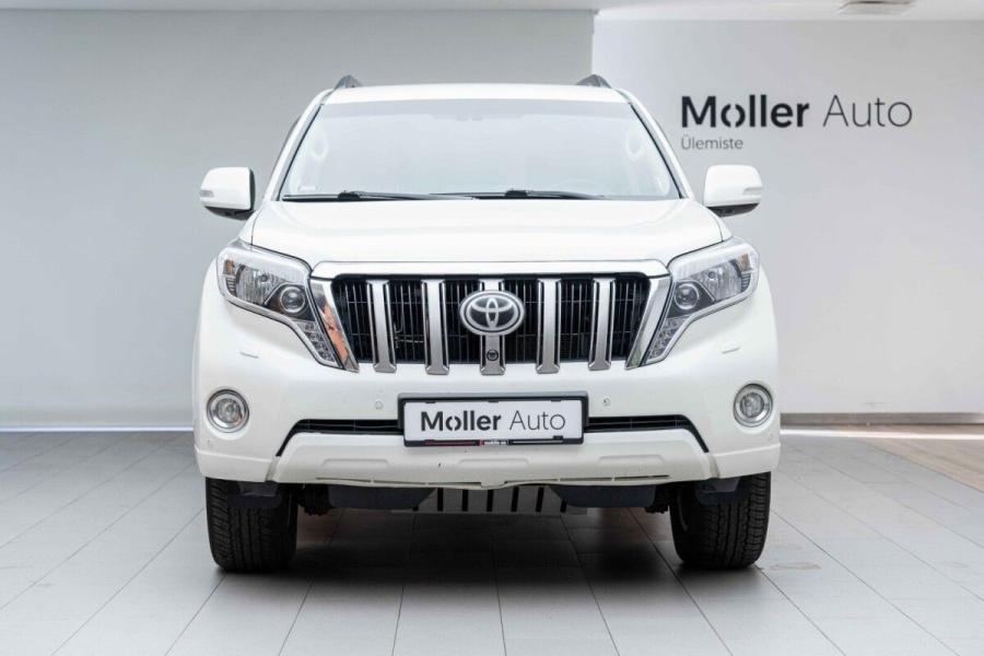 Balts Toyota Land Cruiser 2016 Peetri, ar dzinēja tilpumu 2.80 L un nobraukumu 286 tūkst. km par 32750 €, foto 4 vietnē AUTOMOTO.COM.LV