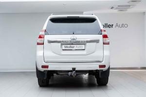 Balts Toyota Land Cruiser 2016 Peetri, ar dzinēja tilpumu 2.80 L un nobraukumu 286 tūkst. km par 32750 €, foto 5 vietnē AUTOMOTO.COM.LV