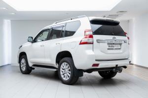 Balts Toyota Land Cruiser 2016 Peetri, ar dzinēja tilpumu 2.80 L un nobraukumu 286 tūkst. km par 32750 €, foto 6 vietnē AUTOMOTO.COM.LV
