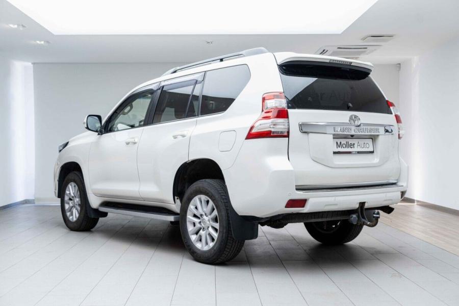 Balts Toyota Land Cruiser 2016 Peetri, ar dzinēja tilpumu 2.80 L un nobraukumu 286 tūkst. km par 32750 €, foto 6 vietnē AUTOMOTO.COM.LV