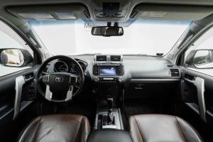 Balts Toyota Land Cruiser 2016 Peetri, ar dzinēja tilpumu 2.80 L un nobraukumu 286 tūkst. km par 32750 €, foto 14 vietnē AUTOMOTO.COM.LV