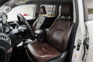 Balts Toyota Land Cruiser 2016 Peetri, ar dzinēja tilpumu 2.80 L un nobraukumu 286 tūkst. km par 32750 €, foto 16 vietnē AUTOMOTO.COM.LV