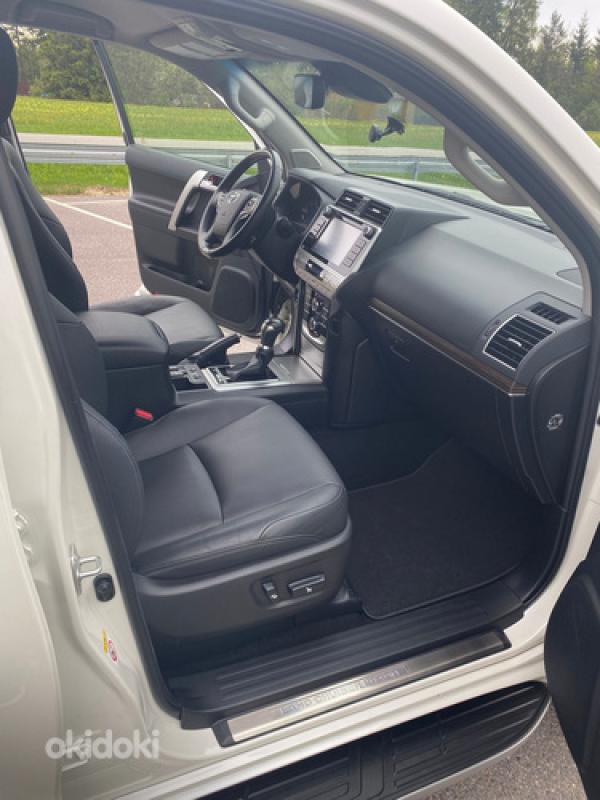 Balts Toyota Land Cruiser 2018 Tallina, ar dzinēja tilpumu 0.00 L un nobraukumu 16 tūkst. km par 56999 €, foto 8 vietnē AUTOMOTO.COM.LV