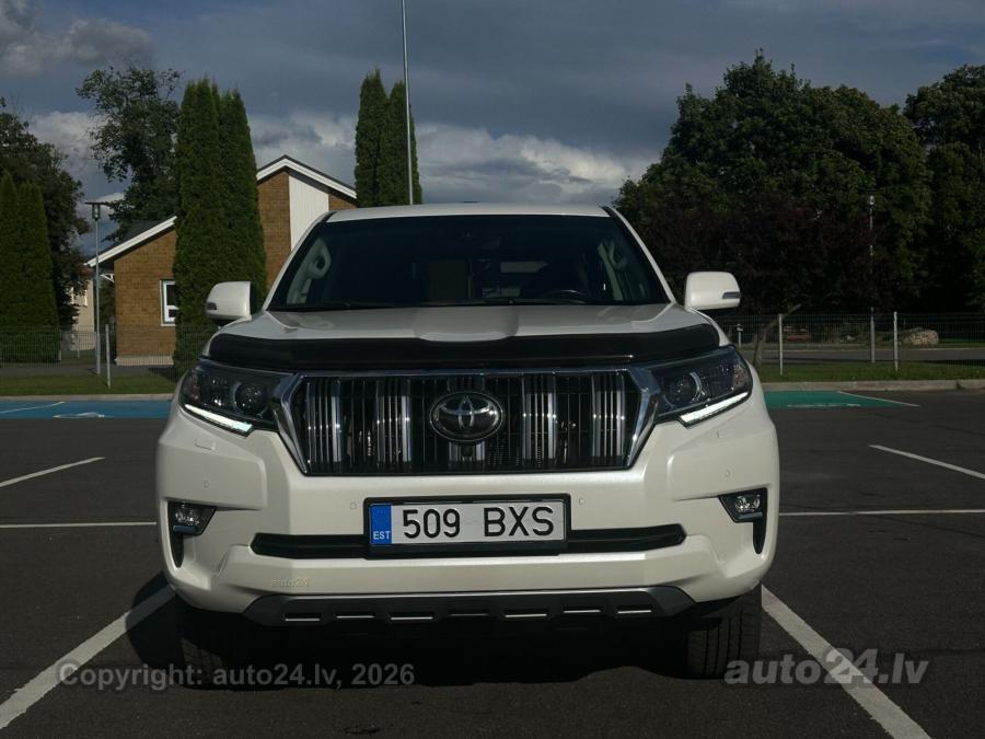 Balts Toyota Land Cruiser 2018 Jehvi, ar dzinēja tilpumu 2.80 L un nobraukumu 20 tūkst. km par 51500 €, foto 3 vietnē AUTOMOTO.COM.LV