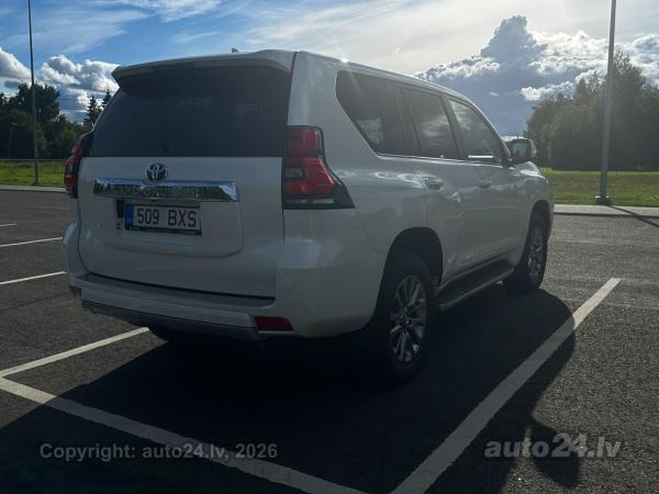 Balts Toyota Land Cruiser 2018 Jehvi, ar dzinēja tilpumu 2.80 L un nobraukumu 20 tūkst. km par 51500 €, foto 4 vietnē AUTOMOTO.COM.LV