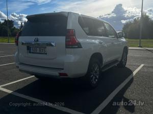 Balts Toyota Land Cruiser 2018 Jehvi, ar dzinēja tilpumu 2.80 L un nobraukumu 20 tūkst. km par 51500 €, foto 5 vietnē AUTOMOTO.COM.LV