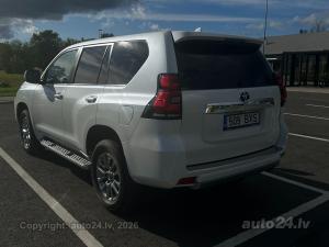 Balts Toyota Land Cruiser 2018 Jehvi, ar dzinēja tilpumu 2.80 L un nobraukumu 20 tūkst. km par 51500 €, foto 7 vietnē AUTOMOTO.COM.LV