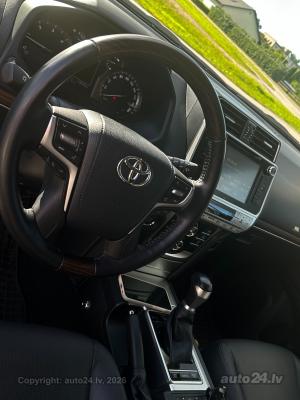 Balts Toyota Land Cruiser 2018 Jehvi, ar dzinēja tilpumu 2.80 L un nobraukumu 20 tūkst. km par 51500 €, foto 9 vietnē AUTOMOTO.COM.LV
