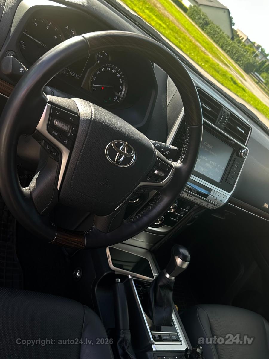 Balts Toyota Land Cruiser 2018 Jehvi, ar dzinēja tilpumu 2.80 L un nobraukumu 20 tūkst. km par 51500 €, foto 9 vietnē AUTOMOTO.COM.LV
