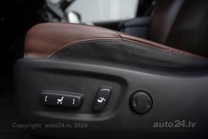 Balts Toyota Land Cruiser 2021 Tallina, ar dzinēja tilpumu 2.80 L un nobraukumu 120 tūkst. km par 49900 €, foto 12 vietnē AUTOMOTO.COM.LV