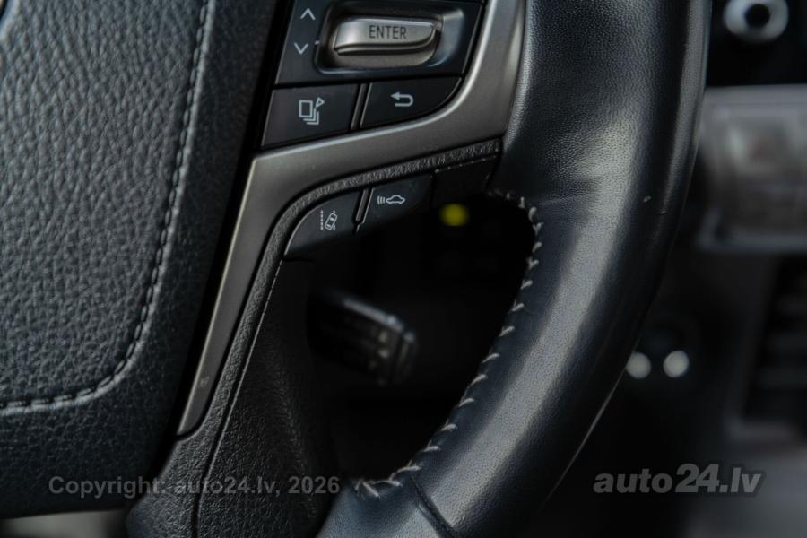 Balts Toyota Land Cruiser 2021 Tallina, ar dzinēja tilpumu 2.80 L un nobraukumu 120 tūkst. km par 49900 €, foto 14 vietnē AUTOMOTO.COM.LV