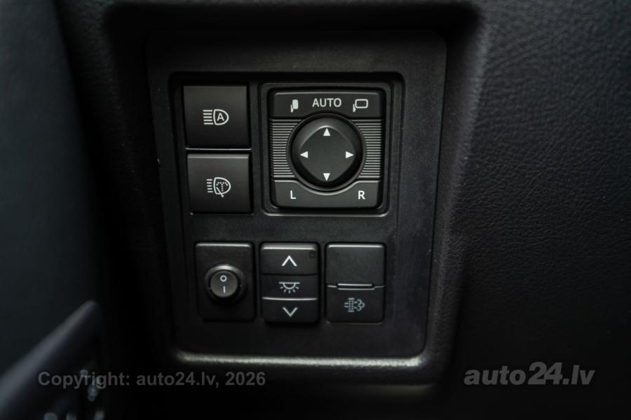 Balts Toyota Land Cruiser 2021 Tallina, ar dzinēja tilpumu 2.80 L un nobraukumu 120 tūkst. km par 49900 €, foto 15 vietnē AUTOMOTO.COM.LV