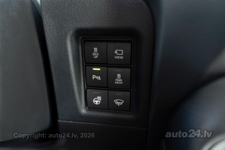 Balts Toyota Land Cruiser 2021 Tallina, ar dzinēja tilpumu 2.80 L un nobraukumu 120 tūkst. km par 49900 €, foto 16 vietnē AUTOMOTO.COM.LV