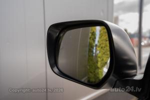 Balts Toyota Land Cruiser 2021 Tallina, ar dzinēja tilpumu 2.80 L un nobraukumu 120 tūkst. km par 49900 €, foto 25 vietnē AUTOMOTO.COM.LV