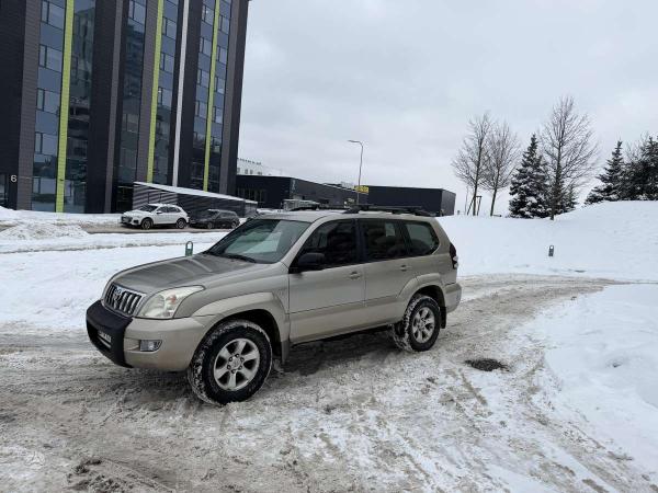 Dzeltens Toyota Land Cruiser 2005 Viļņa, ar dzinēja tilpumu 2.98 L un nobraukumu 290 tūkst. km par 7000 €, foto 9 vietnē AUTOMOTO.COM.LV