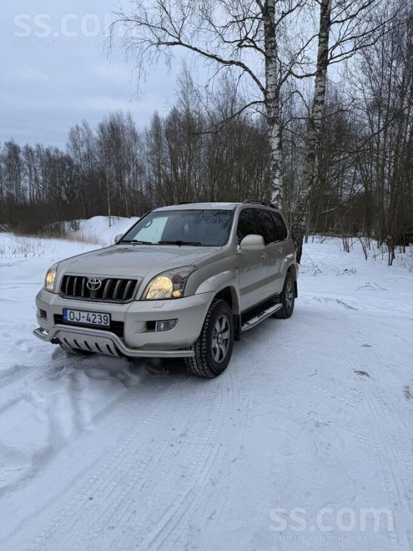 Yellow Toyota Land Cruiser 2008 in Riga, with an engine capacity of 3.00 L and mileage of 285 thousand km for 12850 €, photo 1 on AUTOMOTO.COM.LV