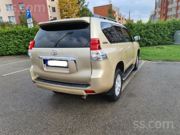Yellow Toyota Land Cruiser 2011 in Jelgava, with an engine capacity of 3.00 L and mileage of 215 thousand km for 22000 €, photo 9 on AUTOMOTO.COM.LV