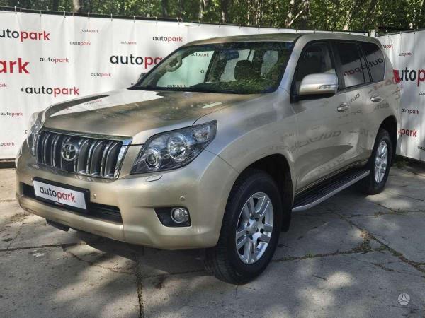Dzeltens Toyota Land Cruiser 2012 Viļņa, ar dzinēja tilpumu 2.98 L un nobraukumu 58 tūkst. km par 28500 €, foto 2 vietnē AUTOMOTO.COM.LV