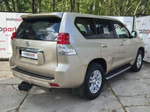 Dzeltens Toyota Land Cruiser 2012 Viļņa, ar dzinēja tilpumu 2.98 L un nobraukumu 58 tūkst. km par 28500 €, foto 6 vietnē AUTOMOTO.COM.LV
